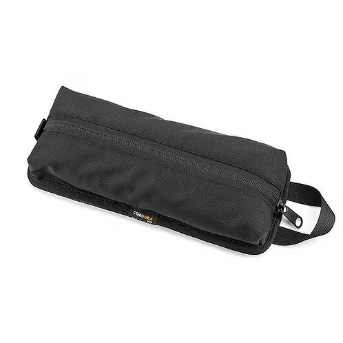 Kriega/クリーガ ツールポーチ頑丈なジッパーとキャリーループが付いたツールポーチは、二重構造のCORDURA? 素材で、中身をしっかり保護しながら、工具による貫通を防ぎます。Motion Pro T6サイズのタイヤレバーなどを収納でき...