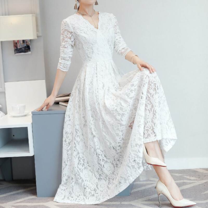 花柄の総レースが美しい上品なワンピースドレス深く開いたVネックは鎖骨が見えることで女性らしさを演出フレアスカートで体型をカバー◎パーティーシーンなどにおススメの一枚です色展開 ホワイト ブルー ピンク ブラックサイズ M L XL 2XLサ...