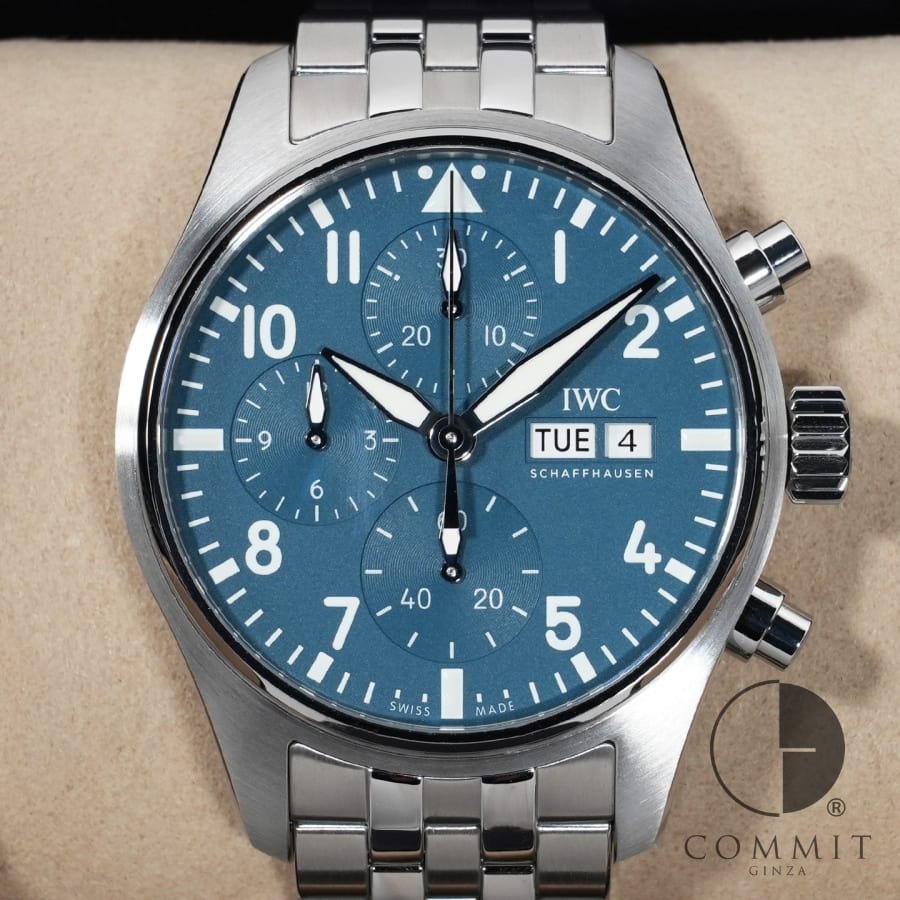 鑑定士からの一言細かいスレはございますが、使用感のほとんど感じられない極美品です。 別売りのSSブレスレットが装着されており、純正のラバーベルトも使用感がほぼ感じられない大変お買い得な一本です。 2025年新作で市場への出回りが少ないため、...