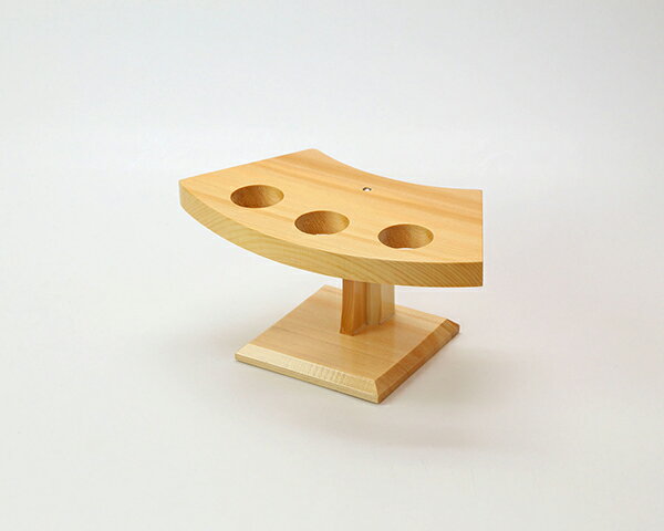 国産ひのき材使用の手巻き寿司用の専用スタンドです。 ☆日本らしさを演出できる逸品です。 ☆業務用で使用している本格仕様です。 ☆寿司店様や居酒屋様はもちろん、ホームパーティーでも。商品詳細サイズ約18.5x9xH8.2cm（穴径:約φ2.7...