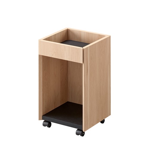 デスク回りをすっきり収納出来るきれいな木目調のキャスター付きサイドワゴン。A4ファイルや本をすっきり収納出来るオープン収納と文房具・テッシュ・携帯などを収納出来る無い天板ですっきり収納出来ます。天板は囲いがあるので小物が落ちる心配はありませ...