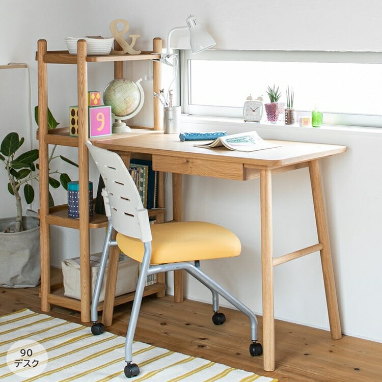 パルレ 学習デスクとして、ワークデスクとしてマルチに使えるナチュラルシンプルなデスクです。 素材感を活かした可愛らしいデザインで、毎日デスクに向かうのが楽しくなります。 ●安心の天然木製デスク 木目の美しいオーク無垢材を使用しています。 あ...