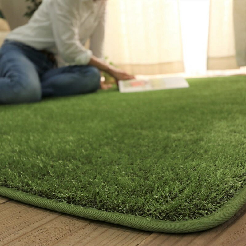 洗えていつでも清潔！天然芝生のような解放感！裸足で気持ちいい！家に居ながらピクニック気分の癒しラグ。商品詳細サイズ190x190cm材質表面 ポリエステル100％ 中材 ウレタン8mm PH 約10mm 梱包 折り畳みカラーグリーン機能手洗...