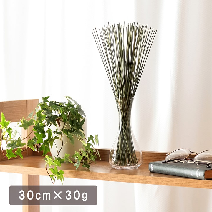 ※画像は60cmサイズです。瓶は付属しません。 　 商品詳細 サイズ 約30cm×30g 組成 い草 原産国 日本製 洗濯表示 洗えません ■ 健康志向や地球環境保全の観点から、今また日本固有の文化「畳」が見直されてきています。 　 畳文化...