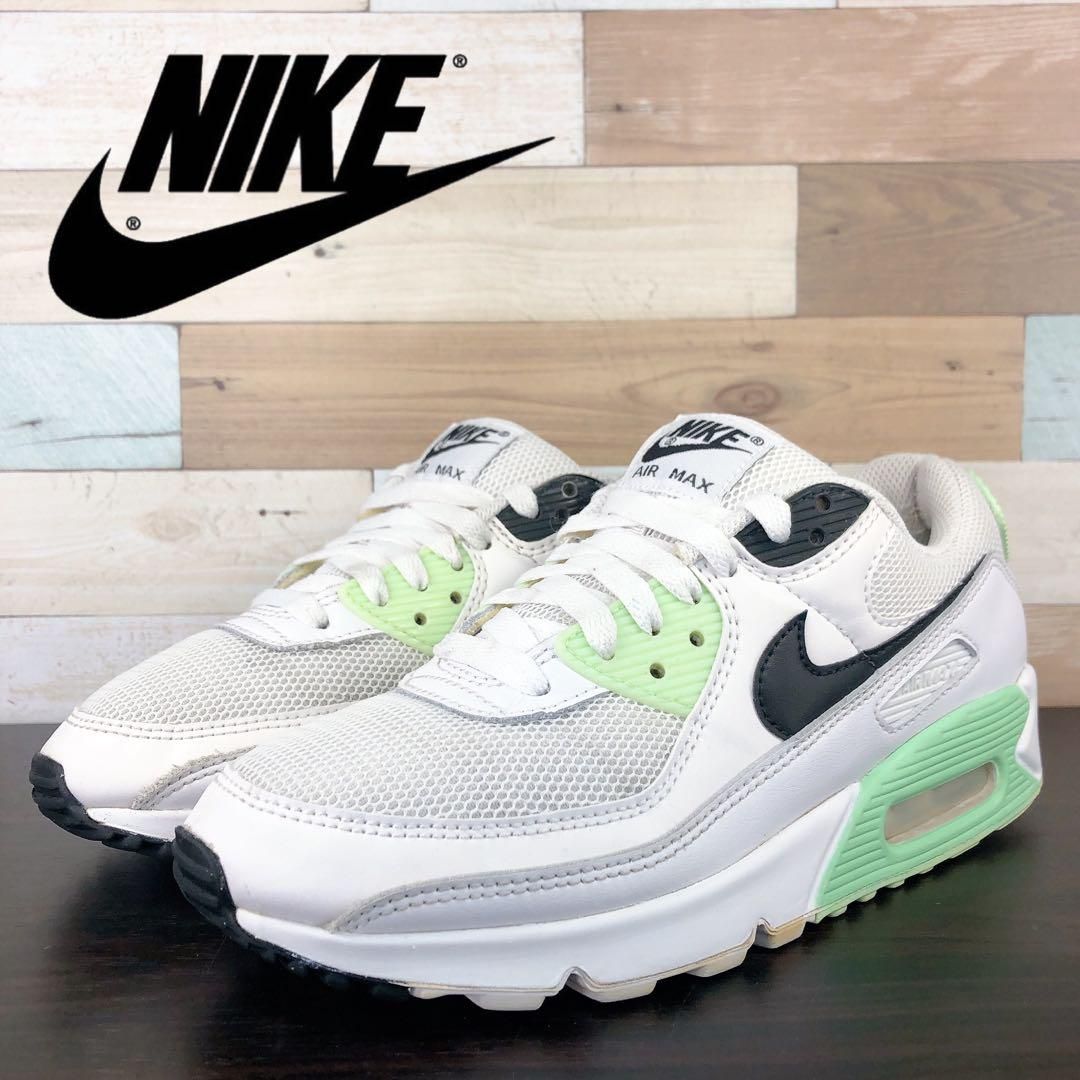 【ブランド】NIKE【商品名】ナイキ エア マックス 90 【サイズ】25cm【メーカー品番】CT1039-101【カラー】ホワイト/ブラック-ヴェイパー グリーン【商品説明】シャープなシルエットやステッチラインなどを見直したアレンジとなっ...