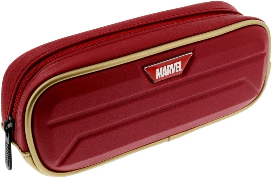 【シリーズ】MARVEL Stationery マーベル ステーショナリーシリーズ【特長】ハード素材採用で質感さわり心地ともにアップ【仕様】おしゃれなラバー引き手付きファスナー【本体サイズ】W215mm×H100mm×D60mm / 60g