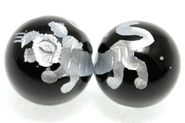 【仕様】直径：約12mm穴径：約1.2mm【原産地】ブラジル【パワーストーン】オニキス：邪念まみれになって揺れる心を、しっかりつかまえて重しとなり、余計な念を払いよけ、意思を強めてくれるとされます。心と身体に一本の柱を通すように安定させるの...