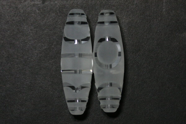 ※こちらの商品は一粒単位での販売となります。【仕様】サイズ：約1.2x3.8cm穴径：約1.2mm【原産地】ブラジル【パワーストーン】水晶：万能のパワーストーンとしてお馴染みです。邪気祓い、場の浄化の他、あらゆる開運のサポートとして力を発揮...