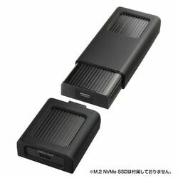 SSD本体のコネクタを守り、放熱性に優れた設計!M.2 NVMe SSDに対応した裸族の頭■専用ケースへ組み込むことによりM.2 NVMe SSDのコネクタ消耗を防ぐ!抜き差し可能回数 約10000回!■熱源となるコントローラICとSSDを...