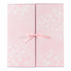 文具 ＞ 典礼用品 ＞ 色紙・短冊。両開きタイプの色紙です。リボンで結んでそのまま贈れます。◆本体サイズ：W242×H272mm◆入数：1枚。本体色・柄：。サイズ：本体 約 縦285×横244×奥8mm。