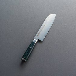 ダマスカス三徳包丁※こちらは【取り寄せ商品】です。必ず商品名等に「取り寄せ商品」と表記の商品についてをご確認ください。幾重にも折り重なる刃紋と鋭い切れ味。波模様に広がる波紋が美しい一品です。柄には握ったとき手に馴染みやすく、耐久性のある樹脂...