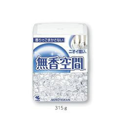 無香空間 315g (1個) 香りを一切使っていない、無香タイプの消臭剤です。最大直径14mmの大きなビーズにリニューアルし、表面積が大幅UP、結果消臭効果感も大幅UP。※こちらは【取り寄せ商品】です。必ず商品名等に「取り寄せ商品」と表記の...