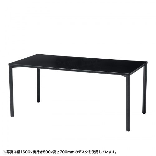 4本脚タイプの高耐荷重平机設置場所や設置機器、用途に合わせて20種類のサイズ、4種類の天板柄から選べるシンプルなデザインのデスクシリーズです。幅は1000〜1800mmで200mmピッチ、奥行は600〜900mmで100mmピッチのサイズバ...