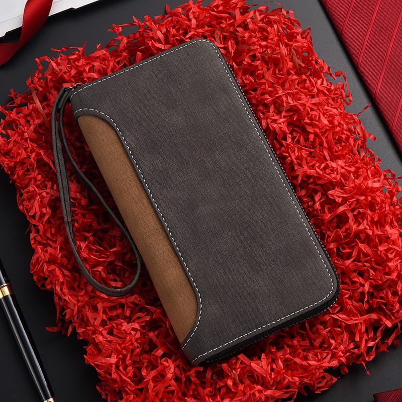 　　　 ◆◇◆売れている秘密◆◇◆ 【洗練されたデザイン・マットな質感】落ち着いたバイカラーデザインと、しっとりとした手触りの磨き砂風テクスチャが融合した大人の長財布です。シンプルながらも上品な曲線美が、ビジネスからカジュアルまで幅広いシー...