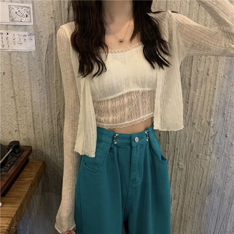 　　　 ◆◇◆売れている秘密◆◇◆ 【洗練されたVネックデザイン】女性らしいデコルテラインを美しく演出するVネックのカーディガン。繊細な透け感のある素材が、コーディネートに軽やかさとこなれ感をプラスします。トレンド感のあるシルエットは、ハイ...