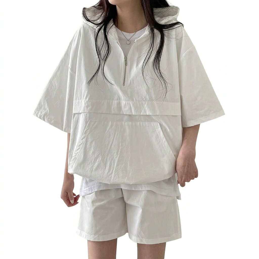 　　　 ◆◇◆売れている秘密◆◇◆ 【トレンドのセットアップ】今季大注目のハーフジップパーカーとショートパンツの上下セットです。シンプルながらも洗練された無地デザインで、ストリート感溢れる着こなしが完成。ゆるっとしたビッグシルエットがこなれ...