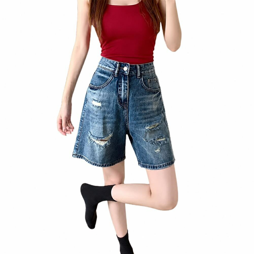 　　　 ◆◇◆売れている秘密◆◇◆ 【トレンドのダメージ加工】ヴィンテージ感漂うダメージジーンズは、夏のコーディネートにこなれ感をプラスします。このデニムショートパンツは、程よいユーズド加工が施されており、シンプルながらも個性が光る一着です...