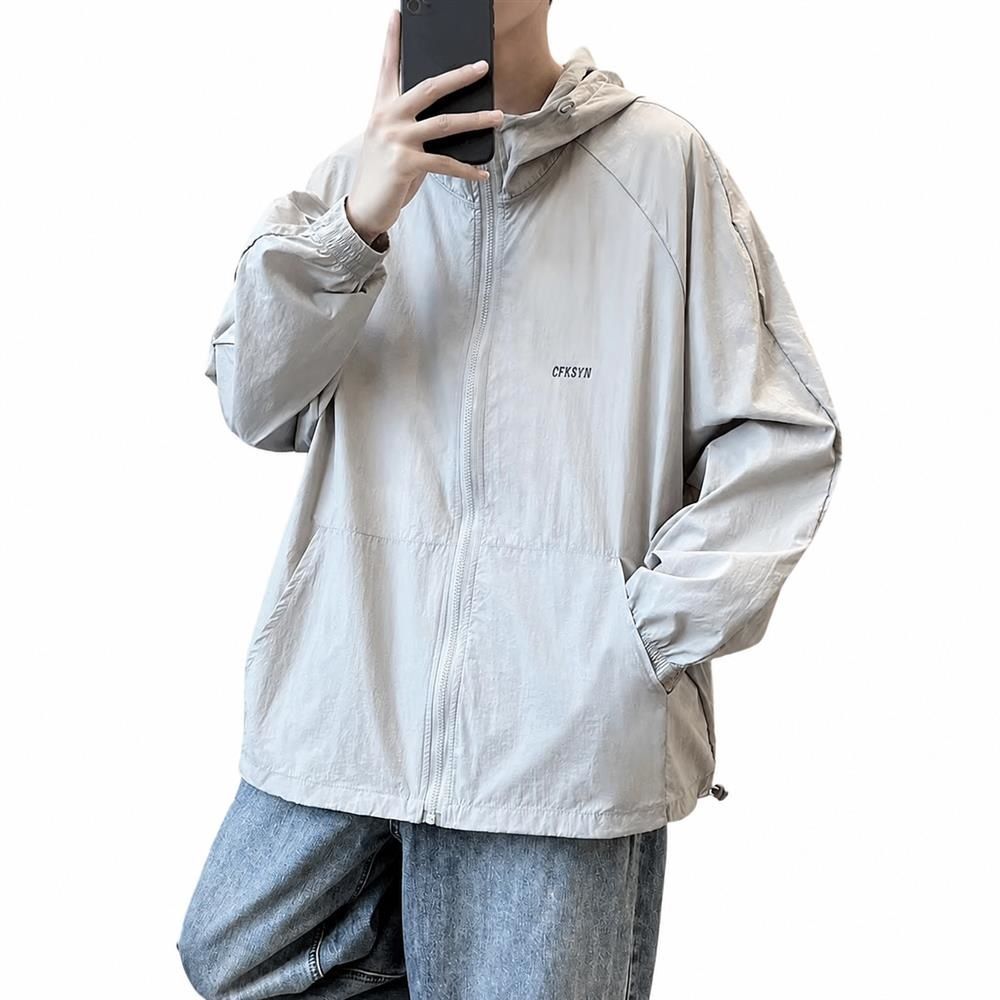 　　　 ◆◇◆売れている秘密◆◇◆ 【トレンドのゆったりシルエット】洗練された都会的なデザインの「日焼け止め服 メンズ」は、羽織るだけでこなれ感を演出します。この「冷感アウター」は非常に軽量で肌触りが良く、長時間の着用でもストレスを感じさせ...