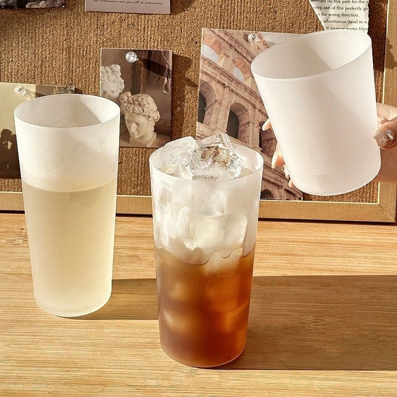 　　　 ◆◇◆売れている秘密◆◇◆ 【上品なすりガラス風デザイン】繊細な曇りガラスの質感が美しいフロストグラスは、テーブルを優雅に彩ります。このおしゃれなグラスは、光を柔らかく通し、中の飲み物をより一層美味しそうに引き立てます。ユニークな斜...