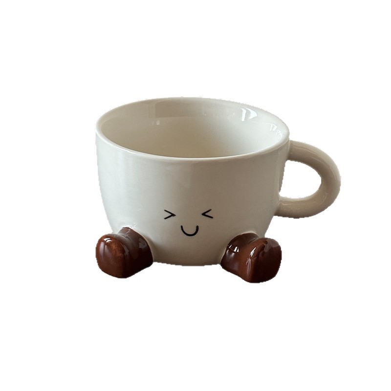 　　　 ◆◇◆売れている秘密◆◇◆ 【癒やし系の可愛いデザイン】丸みを帯びたフォルムに愛らしい表情が描かれた、見ているだけで心が和むセラミックマグカップです。ちょこんと付いた立体的な足がアクセントになっており、SNS映え間違いなしの「映える...