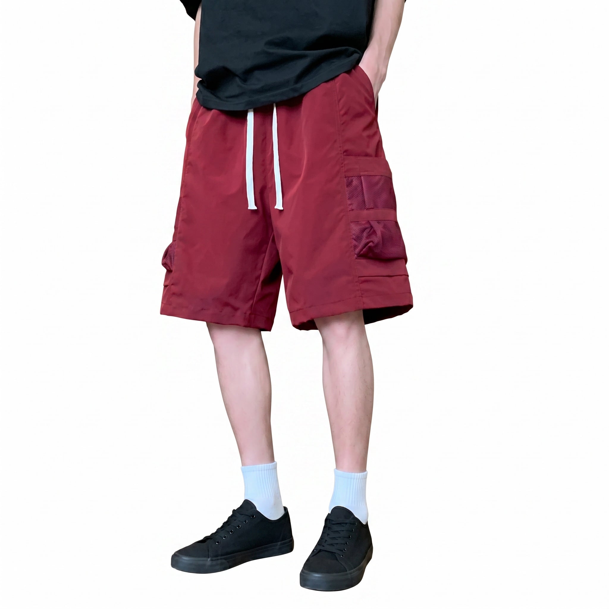 　　　 ◆◇◆売れている秘密◆◇◆ 【トレンドの山系スタイル】このメンズ カーゴパンツは、洗練されたミリタリー感と都会的なデザインを融合させた一着です。目を引くサイドのメッシュポケットがアクセントになり、シンプルながらも個性が光るハーフパン...