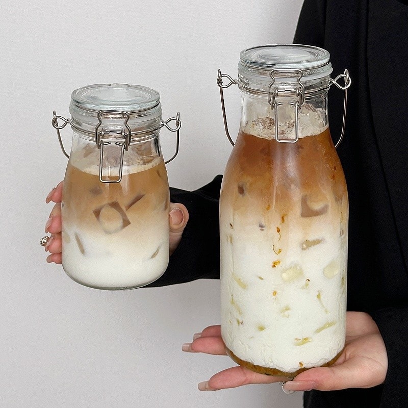 　　　 ◆◇◆売れている秘密◆◇◆ 【おしゃれなデザイン】透明度の高い「ガラスボトル」は、中身のドリンクを美しく引き立てます。カフェのような雰囲気を自宅で楽しめる「コーヒーカップ」として、フルーツティーやラテの色鮮やかな層を視覚的に楽しめま...