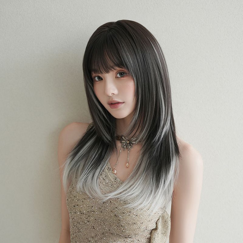 　　　 ◆◇◆売れている秘密◆◇◆ 【ファッションウィッグ ロングストレート】トレンド感あふれるアイスグレーカラーが魅力の、おしゃれなロングストレートウィッグです。自然なグラデーションと洗練された?次感のあるカットにより、憧れのスタイルに一...