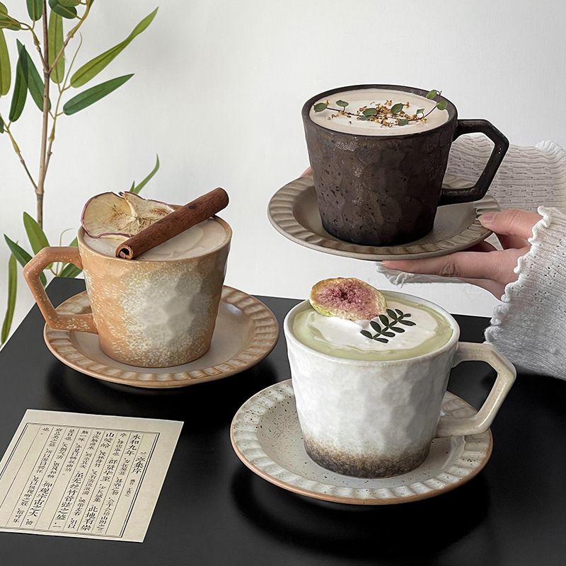　　　 ◆◇◆売れている秘密◆◇◆ 【独特の窯変美を楽しむ】この窯変セラミックコーヒーカップは、一つ一つ表情が異なる美しい釉薬が特徴です。ヴィンテージ風の落ち着いた色合いと、手仕事を感じさせる表面の凹凸が、持つたびに温もりを伝えます。陶器 ...