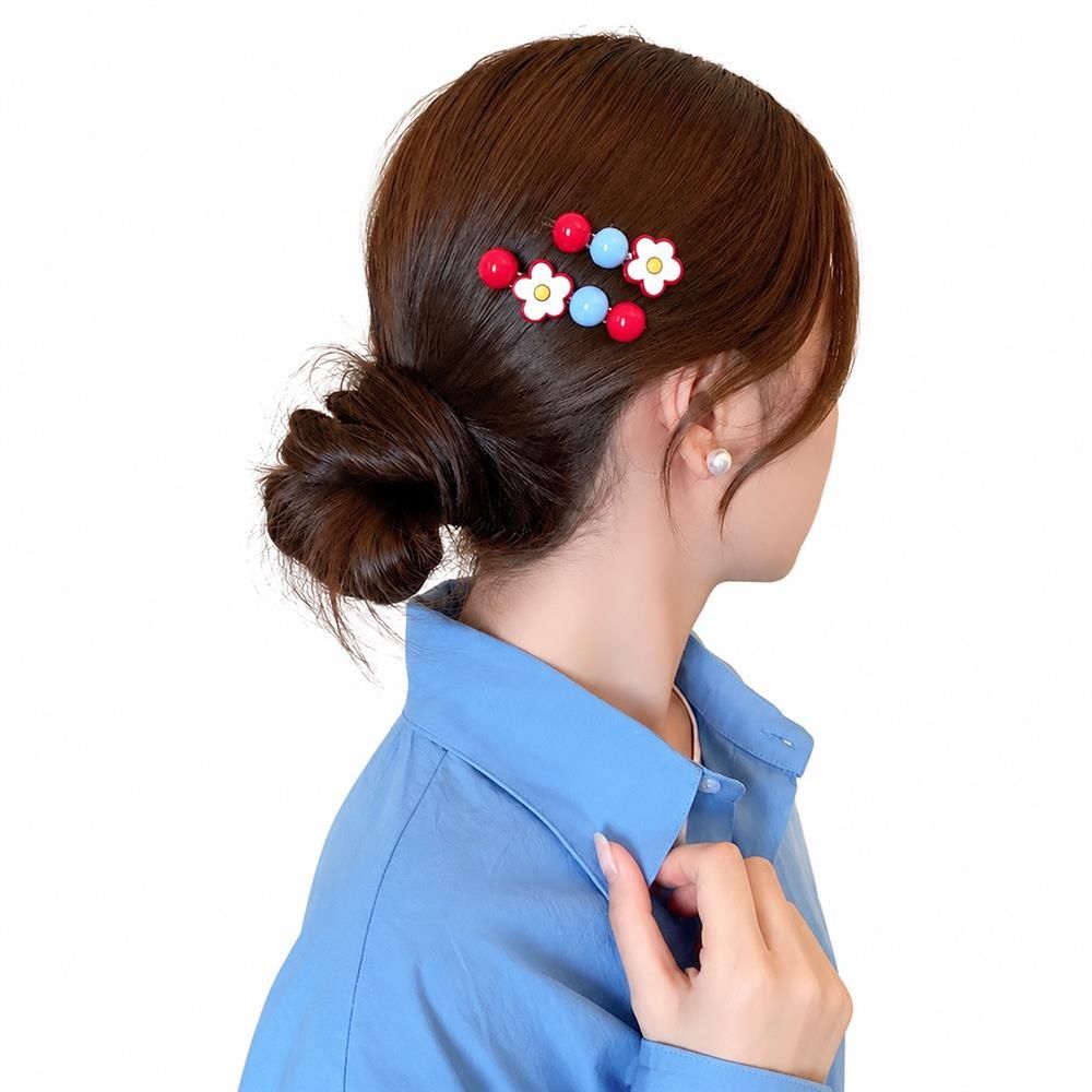 　　　 ◆◇◆売れている秘密◆◇◆ 【大人可愛いデザイン】お菓子のような艶やかな赤色が目を引くヘアピンです。立体感のある花モチーフをあしらい、のトレンドを取り入れたこのヘアクリップは、お顔周りを一気に華やかに演出します。光沢感のある質感が上...