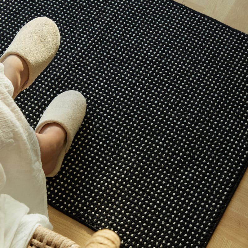 　　　 ◆◇◆売れている秘密◆◇◆ 【洗練された北欧風デザイン】玄関マット おしゃれ インテリア：モノトーンのドット柄が目を引くこの玄関マットは、置くだけでお部屋の印象をスタイリッシュに演出します。シンプルながらも漂う仕上がりで、モダンな空...