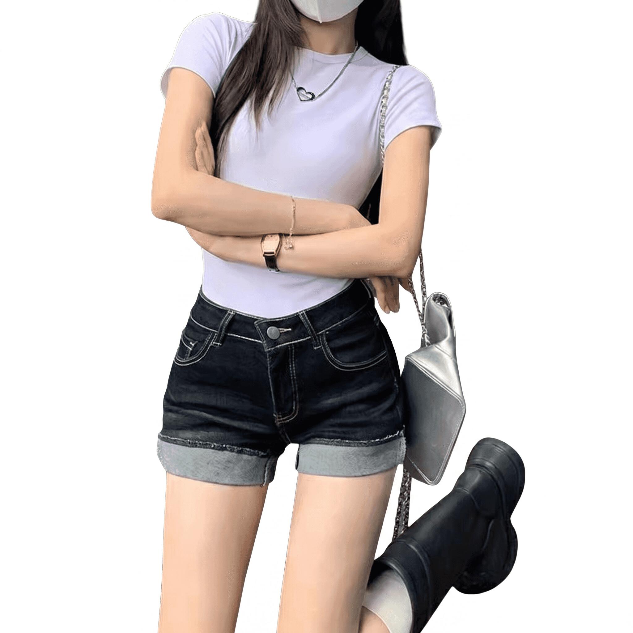 　　　 ◆◇◆売れている秘密◆◇◆ 【スタイルアップ デザイン】【配色 デニムショートパンツ】 最新のトレンドを取り入れた、洗練された配色が魅力のデニムパンツです。裾に施された折り返しデザインと、コントラストを効かせた色合いが視覚的なアクセ...