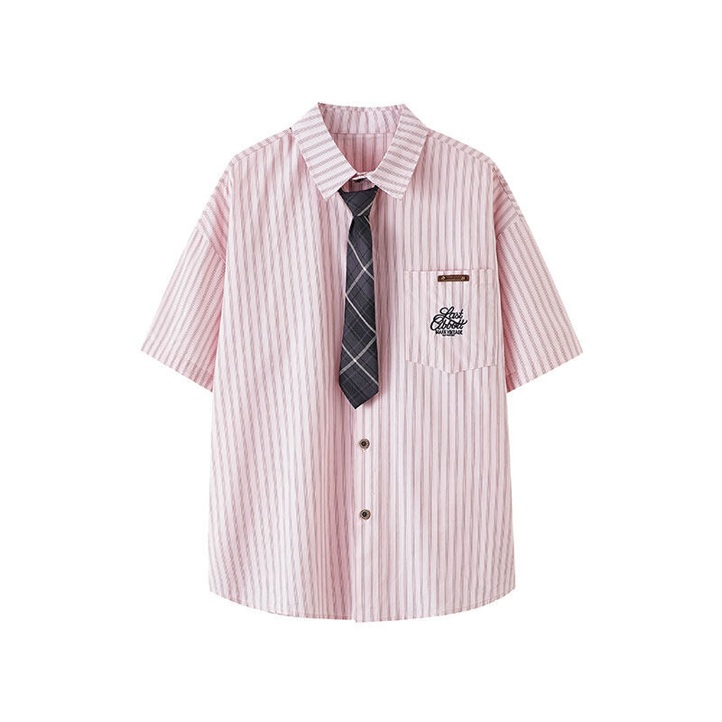 　　　 ◆◇◆売れている秘密◆◇◆ 【アメカジ制服風 半袖シャツ】クラシックなストライプ柄とリラックス感のあるシルエットが融合した、旬のアメカジ学院風デザインです。落ち着いたカラーリングが洗練された清潔感を演出し、日常のコーディネートに新鮮...