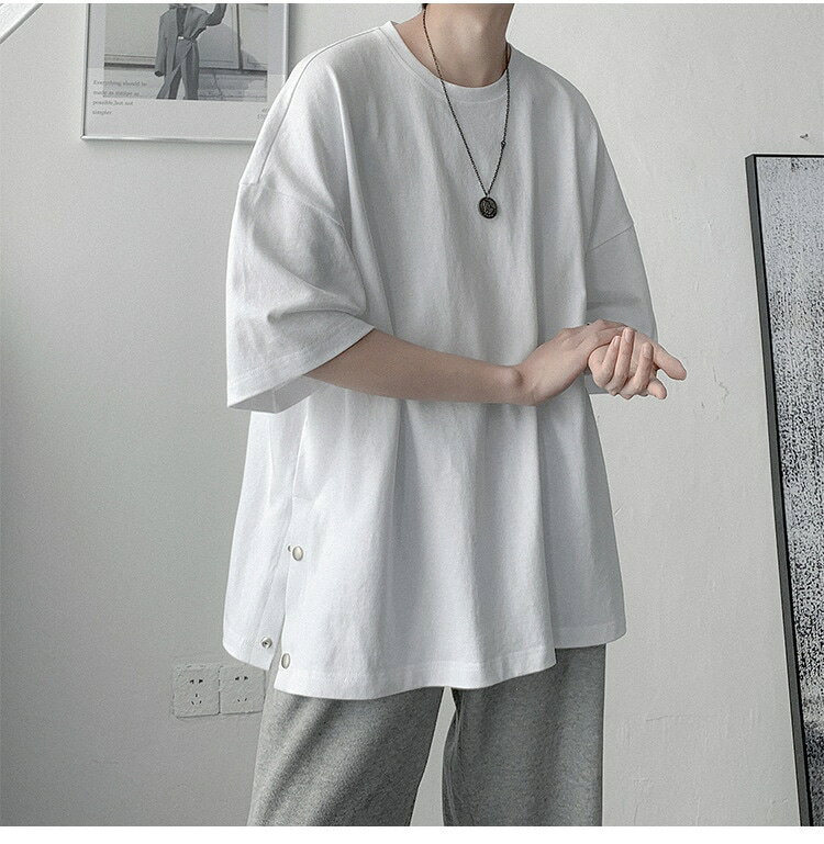　　　 ◆◇◆売れている秘密◆◇◆ 【トレンドのオーバーサイズ】肩のラインを落としたドロップショルダーが、こなれ感のある都会的なシルエットを演出します。ゆったりとした身幅で体型カバーも叶いつつ、リラックスした最高の着心地を実現。一枚で着るだ...