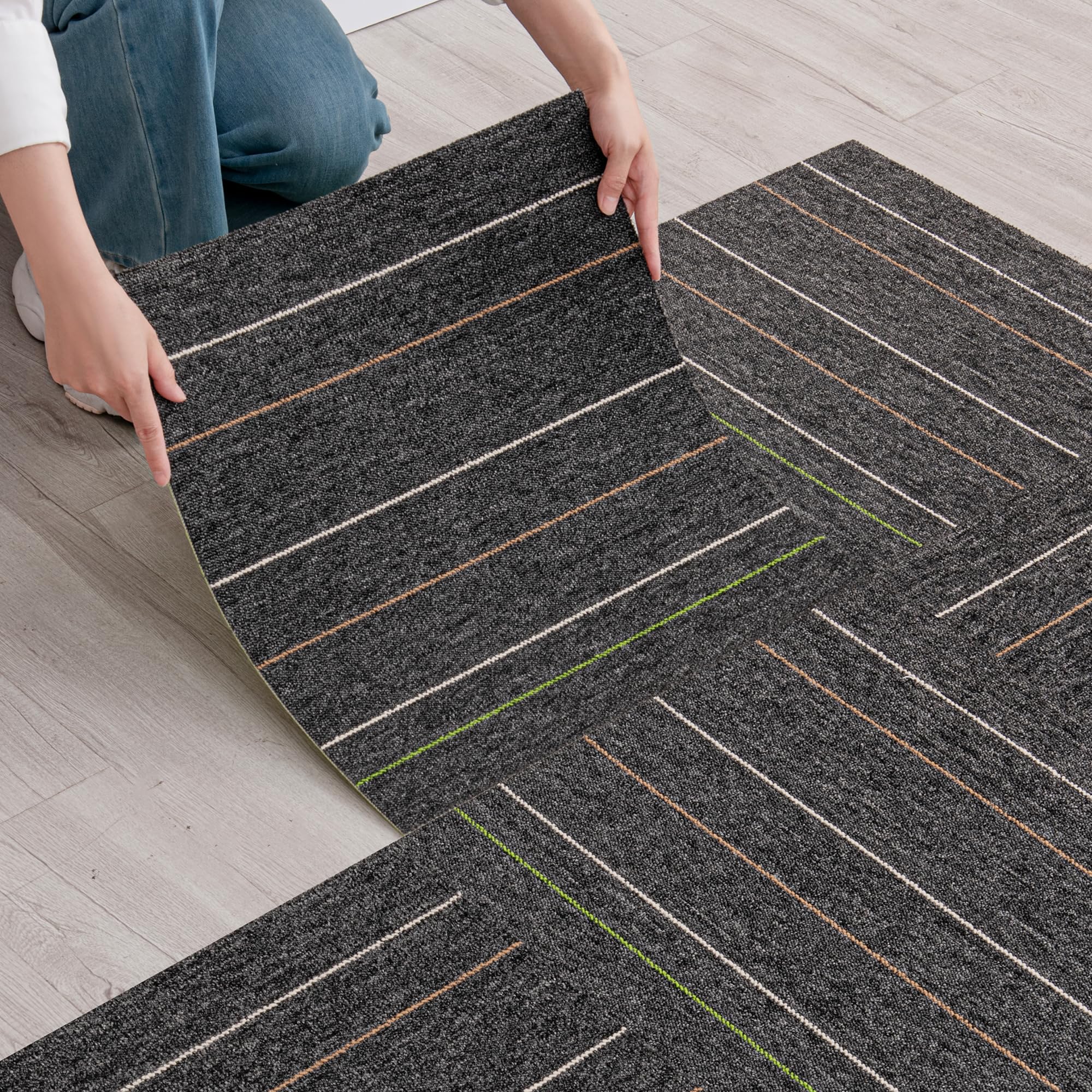 【送料無料】タイル カーペット マット50x50cm 32枚【約5畳】 厚手5mm 大判 専用ずれ防止テープ付き 難燃性 磨耗に耐え 耐久性 タイルマ【送料無料】タイル カーペット マット50x50cm 32枚【約5畳】 厚手5mm 大判 ...