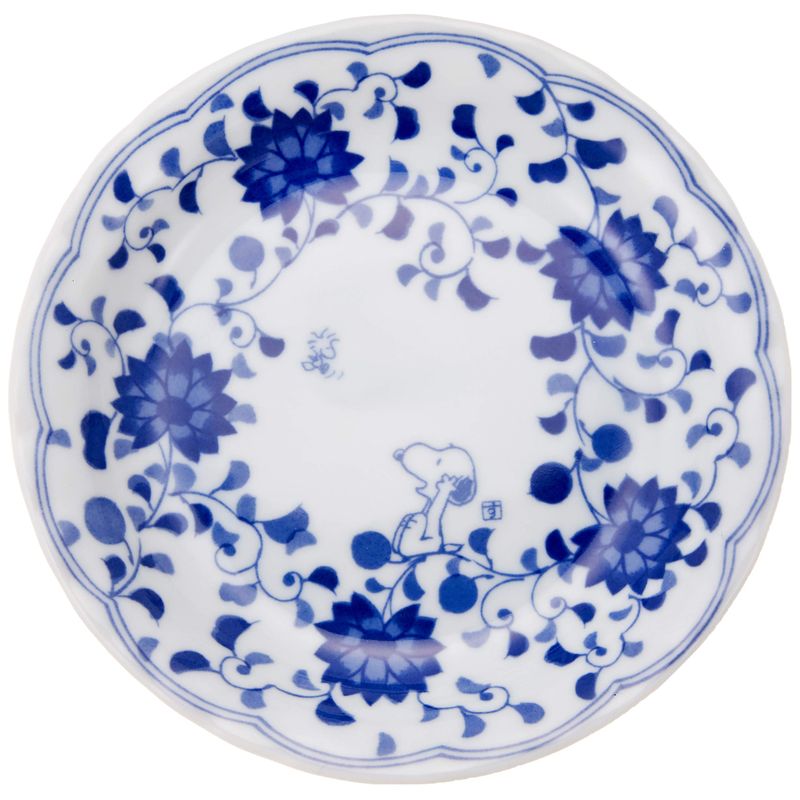 【メーカー・ブランド名】金正陶器【JAN】4964412630353【個装サイズ】16.6×17×2.9cm【重量】250【商品説明】いつも一緒にいたい私(僕)のお気に入りのキャラクター!伝統的な染付の唐草模様とスヌーピーのコラボレーション...