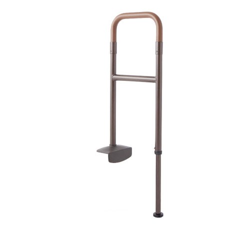 商品説明BAUHAUS 上がりかまち用手すり L型 住宅改修用 上がりかまちの昇降を安心・安全に。 かまち側のみを木ねじで固定します。 かまち側のプレートにはカバーがついているので安心です。 土間側の脚はアジャスター付でガタつき調整ができま...