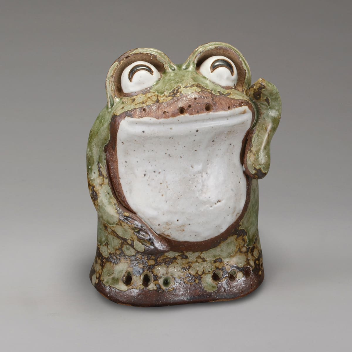 ※複数購入でご希望の数がカートに入れられない場合、当店で製造元に在庫の確認をいたしますので「商品についての問合わせ」よりその旨お問い合わせ下さい。 商品名 むカエル [ 信楽焼 ] 寸法 W125×H170 備考 ※1つ1つ手作りのため、模...