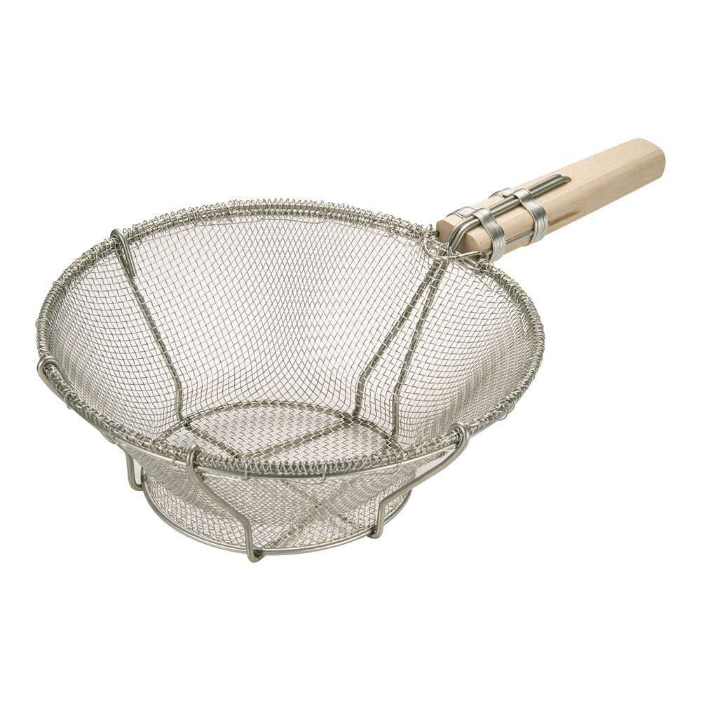 【18-8本職用　木柄アミ式油こし】 ●サイズ：φ280mmx460mmx深さH100mm ■18-8ステンレス製のアミ式油こしです。 ■揚げ物などを、油から掬いあげるときに便利です。
