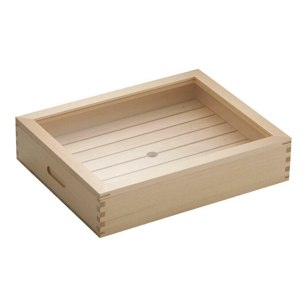 【木製　ネタ箱　目皿・アクリル蓋付　35583　小】 ●サイズ：約345mmx275mmx高さH79mm ●材質：スプルス、アクリル ●原産国：日本 ■ネタの乾燥を防ぐ透明蓋付の木製ケース。 ■ファインポリマー加工でお手入れ簡単。 ［ファイ...