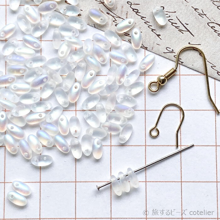 米粒のような可愛らしいリゾビーズ。チェコ製のガラスビーズです。※細かな気泡、穴周辺に細かなシワがあるものも含まれます。 【サイズ】 2.5 x 6 ミリ 画像のマス目は1センチ四方、ロットにより表記サイズより±0.5mmほど異なる場合がござ...