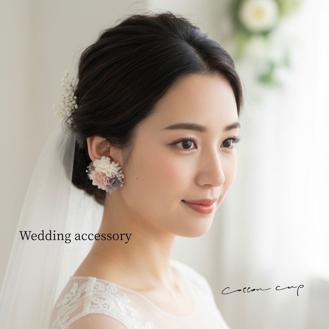 商品情報素材/材質プリザーブドフラワー　ドライフラワーピアス　サージカルステンレスイヤリング　真鍮サイズ/寸法縦横 3,8cmその他商品説明プリザーブドフラワー、ドライフラワーは湿気に弱く乾燥に強いです。湿度の強い場所で保管すると色や質感が...