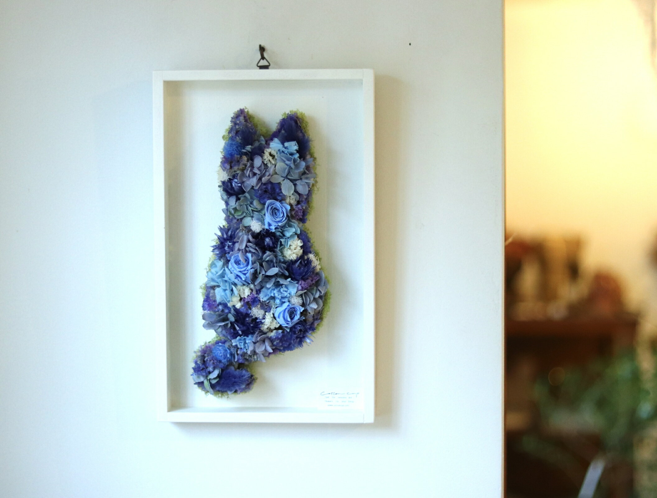 商品情報使用花材スターチス、あじさい、カスミソウ、ストーベ、バラ、カーネーションなど花言葉　バラ・・・愛情　カーネーション・・・家族　かすみ草・・・感謝お花の配置と内容は多少変更になる場合がございます。あらかじめご了承くださいませ。サイズ縦...