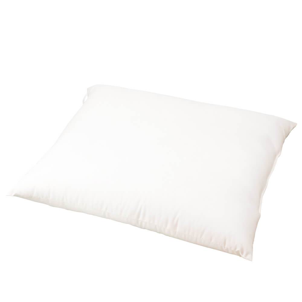 枕と枕カバーのリビングインピース 【枕】 商品名エステル枕ヌード 60×70cm サイズ 約60×70cm（仕上りサイズ約58×65×14cm） 重量 約0.9kg 生地ポリエステル65%,綿35% 中身ポリエステル100% 特長 ポリエス...