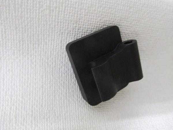 ノーブランド　GHK　AK　GBB用スリングアダプター新品です。AKのストックの代わりにスリングスイベルを取り付けるアダプターです。スリングスイベルは付属しません。付属しませんが写真のスリングスイベルはマルイ製です。本体のみ付属品はありませ...