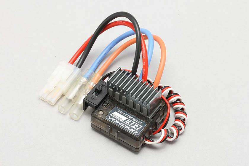 ヨコモ製　ブラシモーター用スピードコントローラーSCR-BR新品 バック付きのブラシモーター用スピードコントローラーです。ニッカド・ニッケル水素バッテリー使用時には15ターンモーターまで、リポバッテリー使用時には17ターンモーターまで対応し...