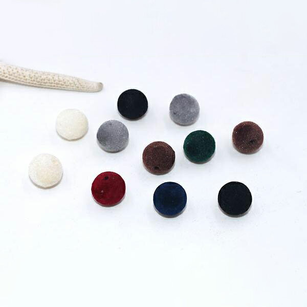 仕　様 サイズ約14mm材　質プラスチック製 ベロア付き表面 入　数 10ヶ 注意事項 商品の一部には、生産過程上において、歪み・メッキムラ・色ムラ・サビ・多少の柄ずれなどある場合があります。ご返品とご交換は出来かねますので、予めご了承の上...