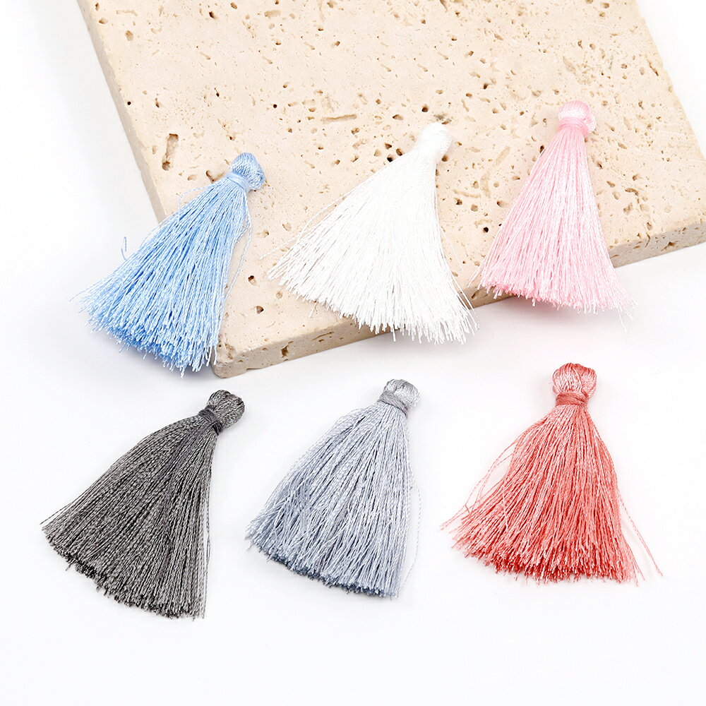 仕　様 サイズ約40mm材　質ポリエステル重さ約5g/袋 入　数 6ヶ 注意事項 商品の一部には、生産過程上において、歪み・メッキムラ・色ムラ・サビ・多少の柄ずれなどある場合があります。ご返品とご交換は出来かねますので、予めご了承の上ご購入...