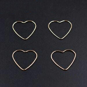 仕　様 サイズ約25×26mm材　質鉄製 入　数 10ヶ 注意事項 商品の一部には、生産過程上において、歪み・メッキムラ・色ムラ・サビ・多少の柄ずれなどある場合があります。ご返品とご交換は出来かねますので、予めご了承の上ご購入ください。ご理...