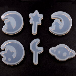 仕　様 サイズ【1】約35×37mm【2】約22×38mm【3】約35×37mm【4】約35×37mm【5】約20×39mm【6】約24×38mm材　質シリコンカラー半クリア 入　数 1個 注意事項 商品の一部には、生産過程上において、歪み...