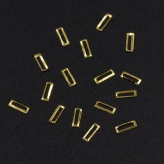 仕　様 サイズ約2×6mm材　質銅製 入　数 約480～500ヶ 注意事項 商品の一部には、生産過程上において、歪み・メッキムラ・色ムラ・サビ・多少の柄ずれなどある場合があります。ご返品とご交換は出来かねますので、予めご了承の上ご購入くださ...